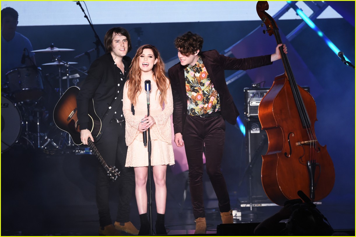 Echosmith Performs 'Goodbye' For The First Time at MTV Fandom Awards ...