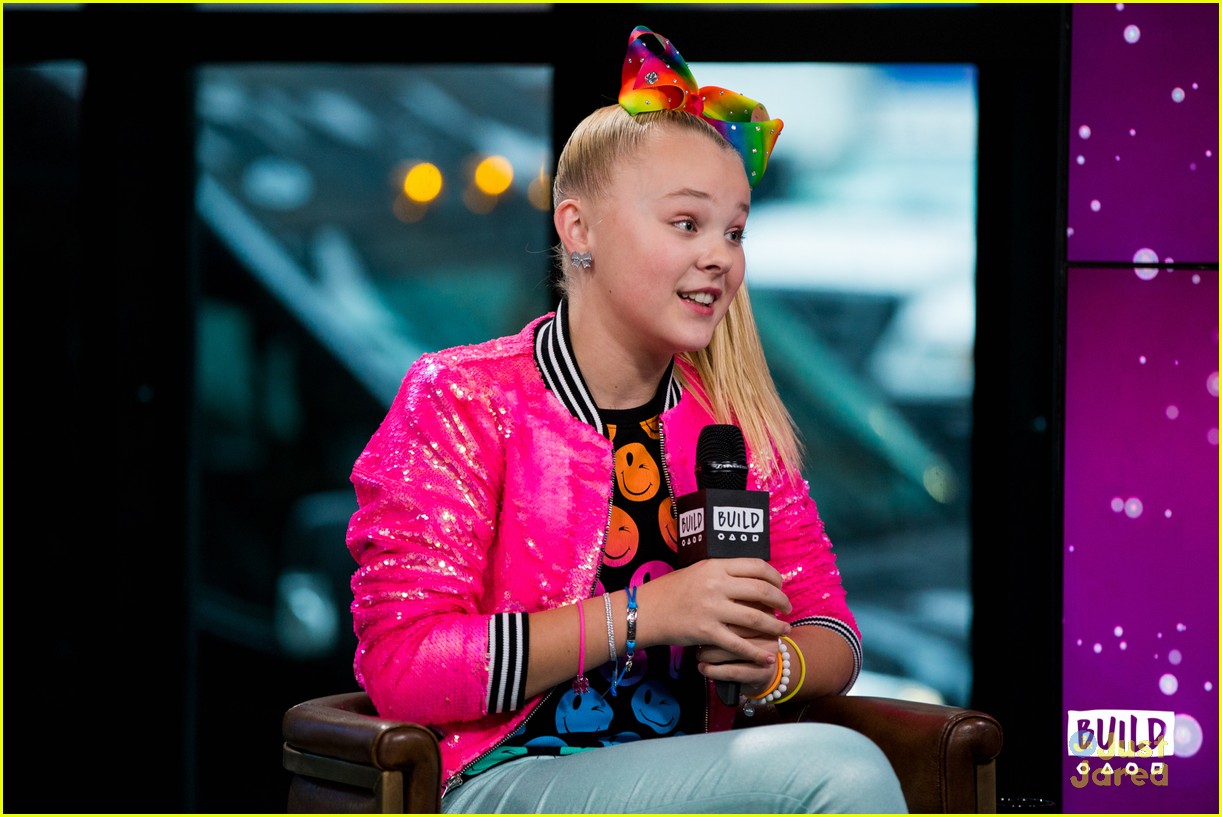 JoJo Siwa Hypes Up 'My World' Nickelodeon Special In NYC | Photo ...