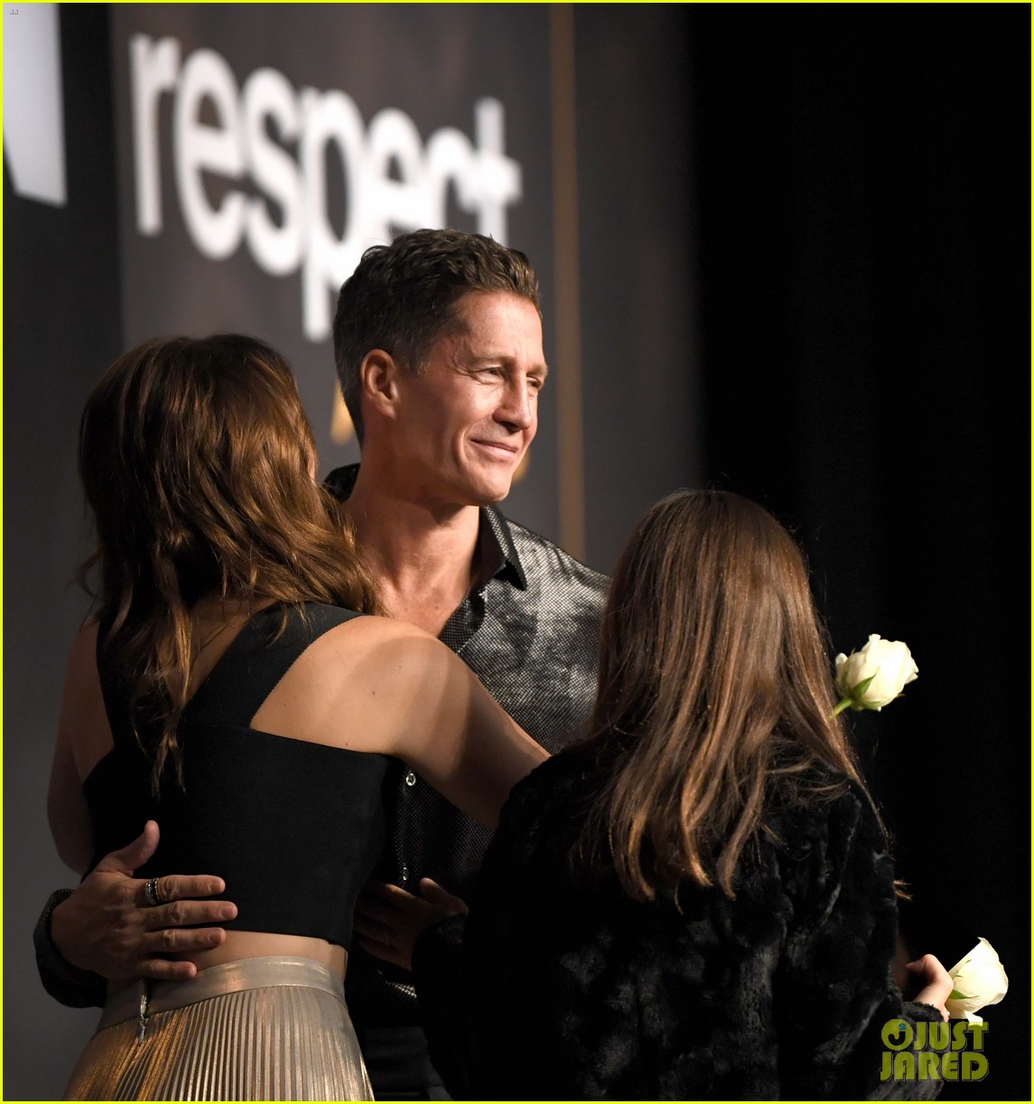 Billie Lourd & Her Little Sister Present Together at GLSEN Awards ...