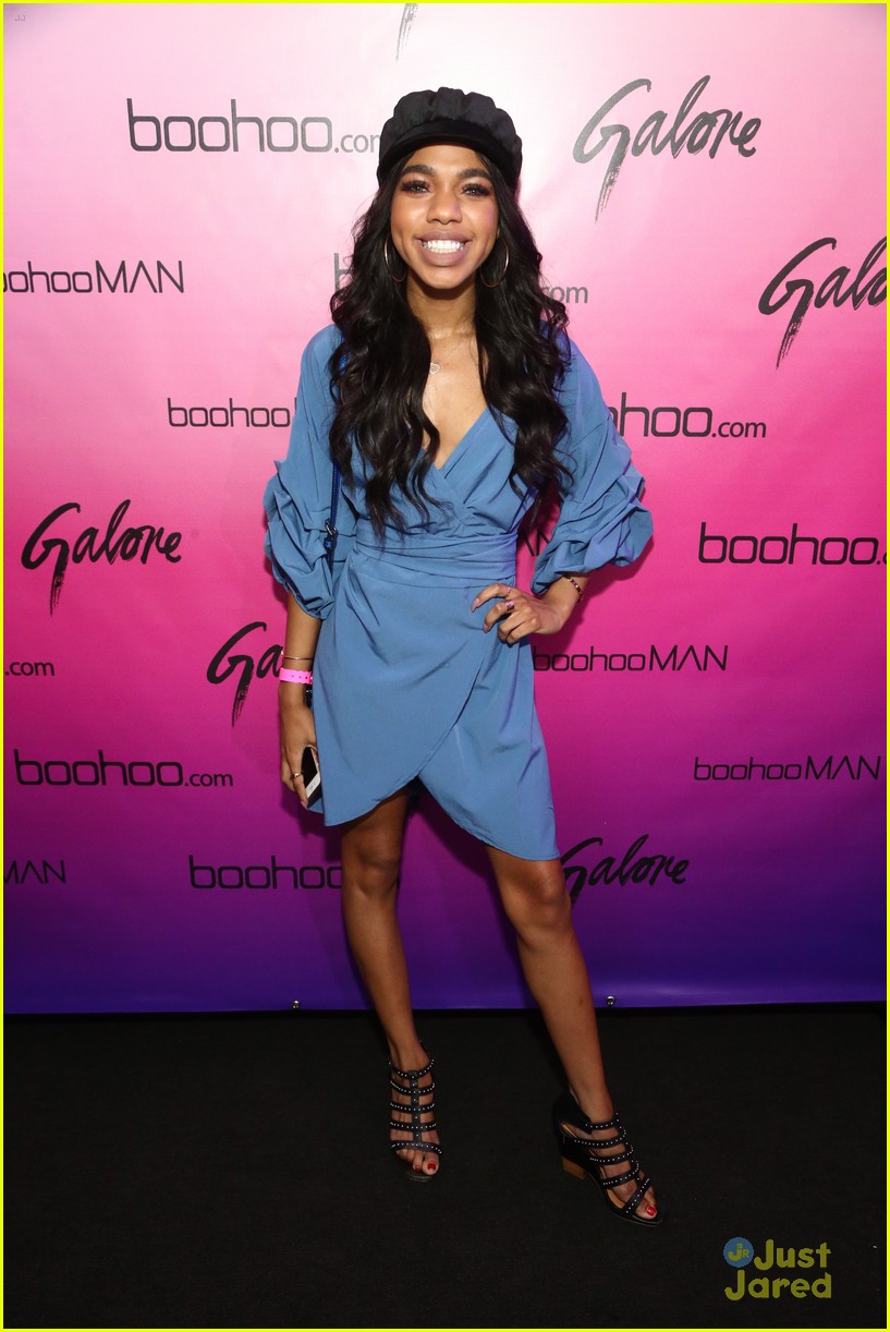 DeVore Ledridge Wears Glitter Under Her Eyes at Boohoo's LA Pop-up ...