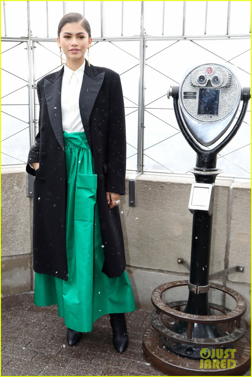 Zendaya Stays Stylish Even in the Snow! | Photo 1127829 - Photo Gallery ...