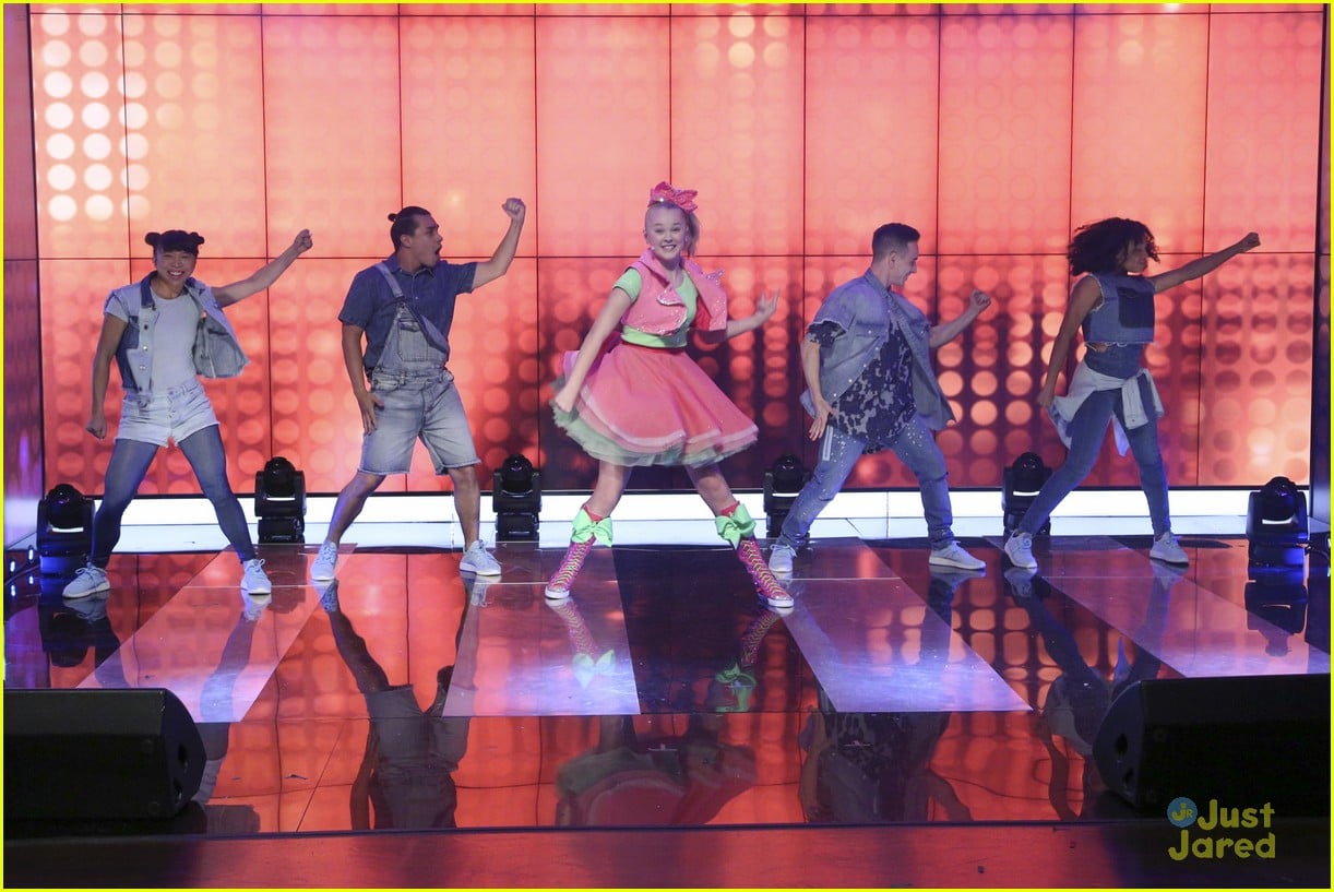 JoJo Siwa Wears Bright Pink To Two Appearances in NYC | Photo 1129400 ...
