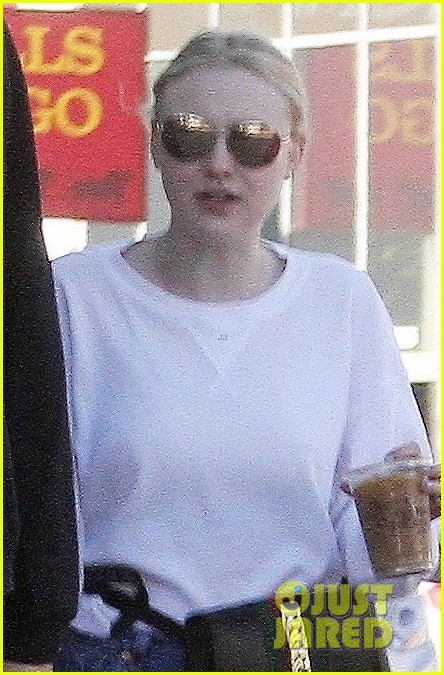 Dakota Fanning & Boyfriend Henry Frye Hold Hands on Lunch Date! | Photo ...