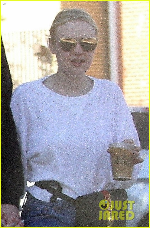 Dakota Fanning & Boyfriend Henry Frye Hold Hands on Lunch Date! | Photo ...
