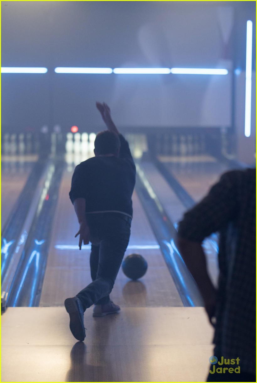 Holden & Charlie Go Bowling on Tonight's 'Beyond' | Photo 1140599 ...