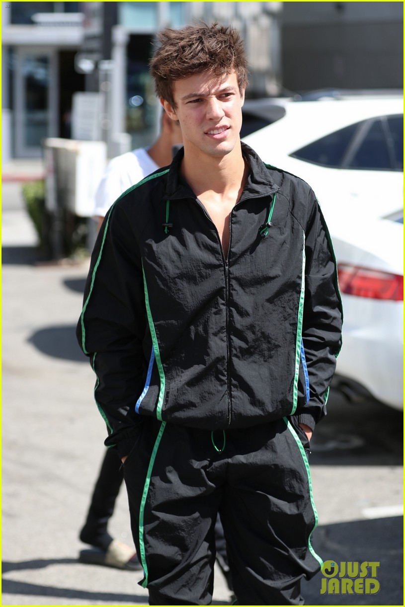 Cameron Dallas Visits Getty Museum with Friends During Memorial Day ...