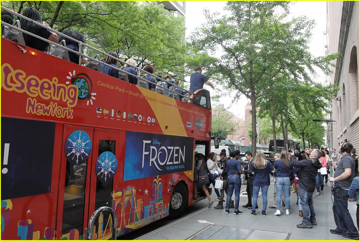 The 'Let It Go' Costume Change in Broadway's 'Frozen' Is So Cool ...