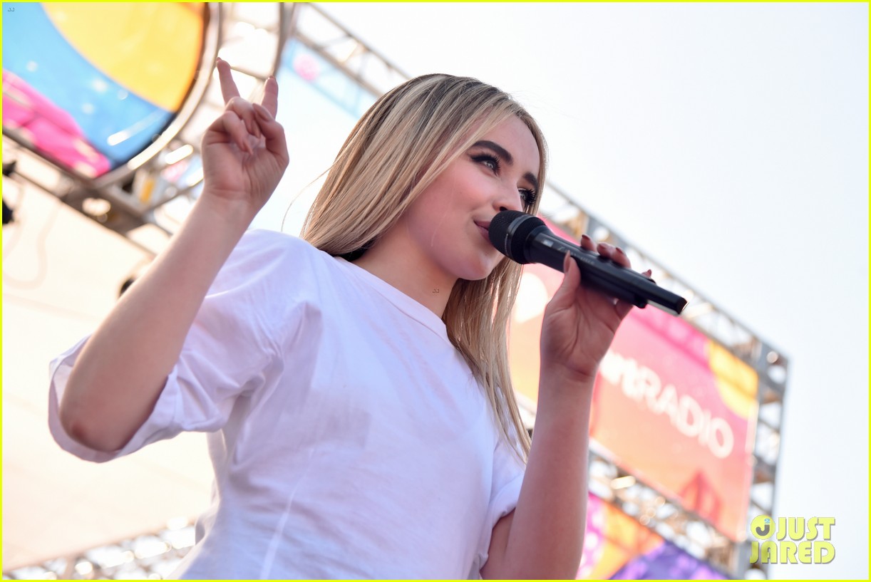 Full Sized Photo of sabrina carpenter debuts almost love at wango tango ...