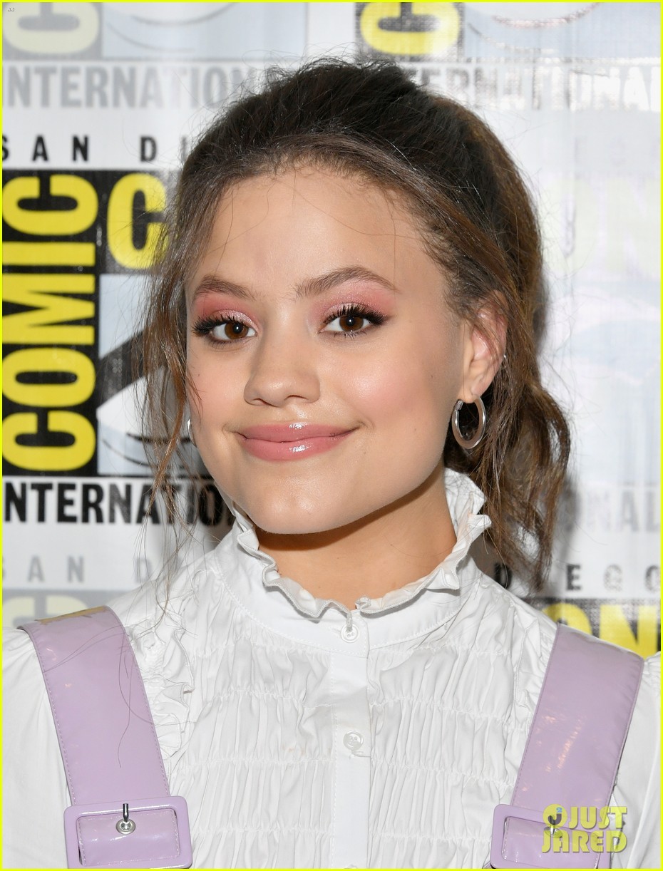Sarah Jeffery Joins 'Charmed' Cast at Comic-Con! | Photo 1173505 ...