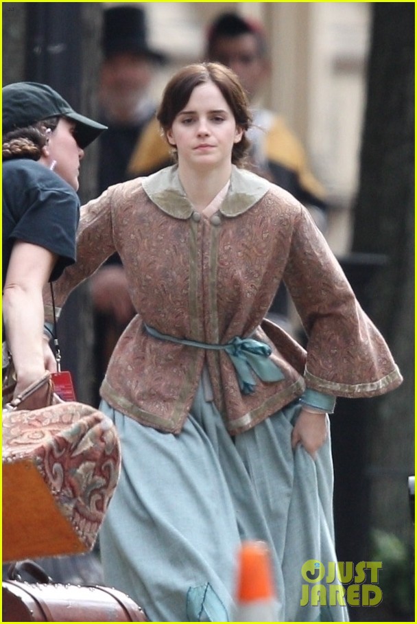 Emma Watson Dons Her Costume on 'Little Women' Set | Photo 1191382 ...