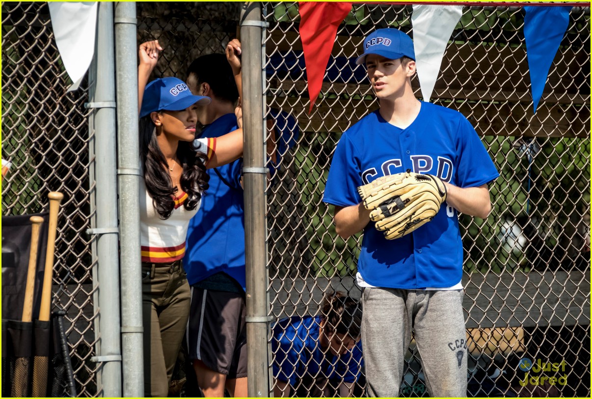 Iris Might've Made XS A Target By Accident on 'The Flash' | Photo ...