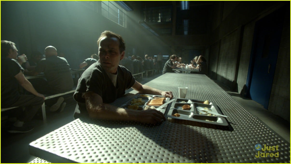 Diaz Breaks Into Slabside Prison On 'Arrow' Tonight | Photo 1201407 ...