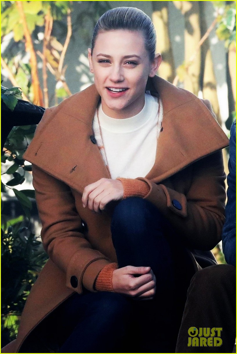 Cole Sprouse & Lili Reinhart Film Sweet Bughead Scenes for 'Riverdale ...