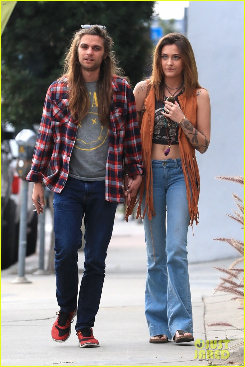Paris Jackson Holds Hands with Her Boyfriend During Afternoon Stroll ...