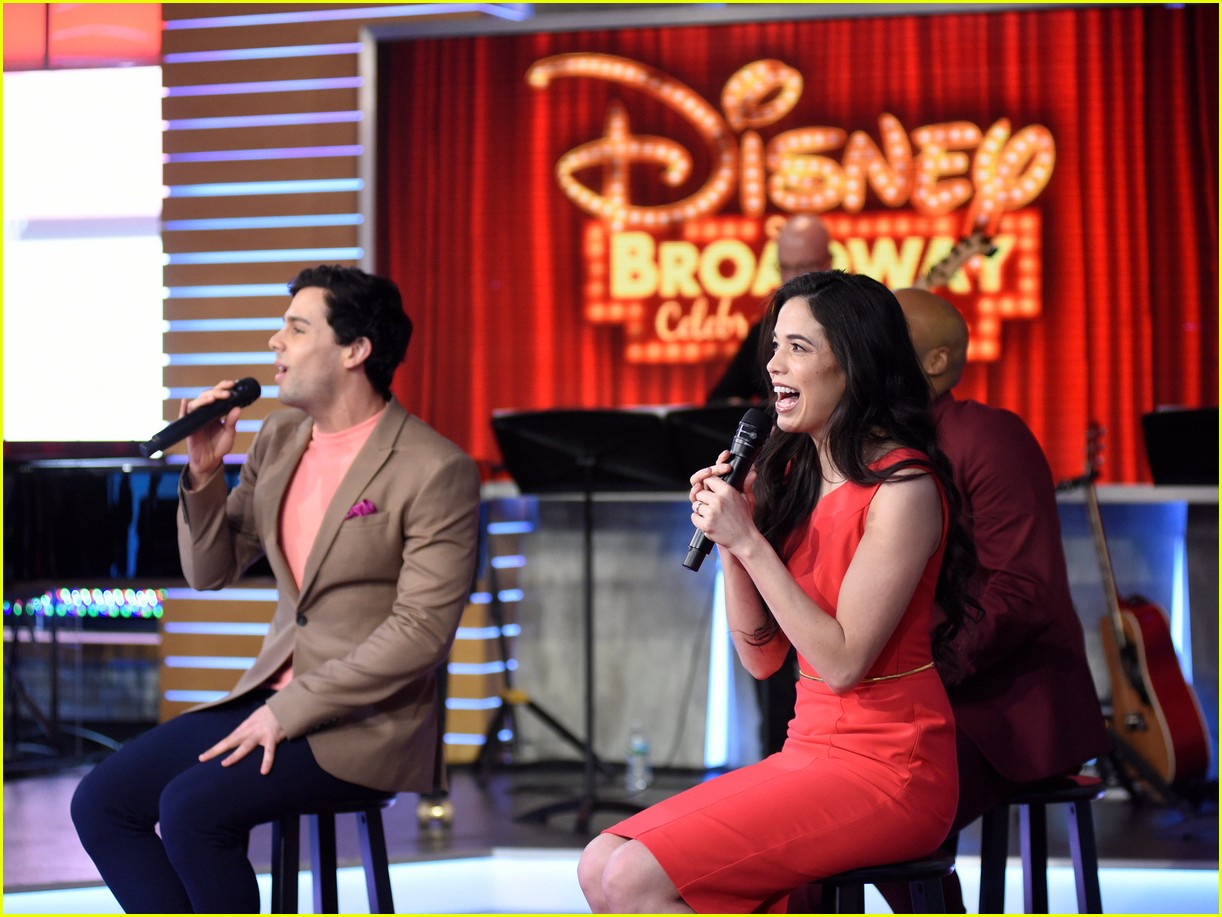 Disney's Broadway Stars Sing Mash-Up From 'Frozen,' 'Aladdin,' 'The ...
