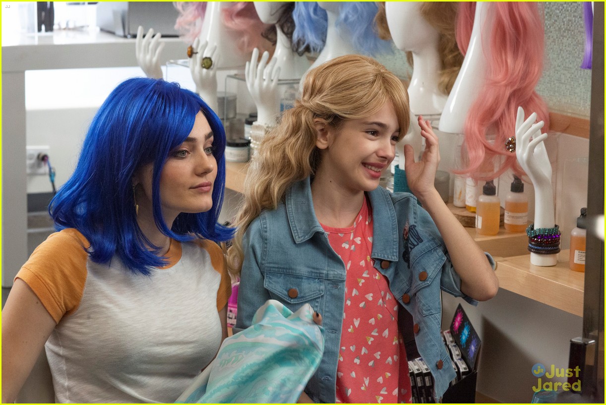 Meg Donnelly Rocks Blue Wig For 'American Housewife' | Photo 1229179 ...