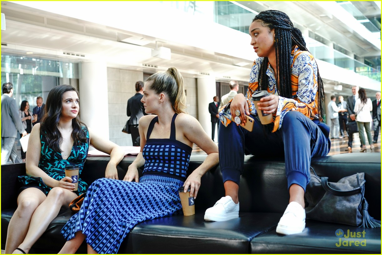 Jane Takes Out Her Frustration By Smashing Glass on Tonight's 'The Bold ...