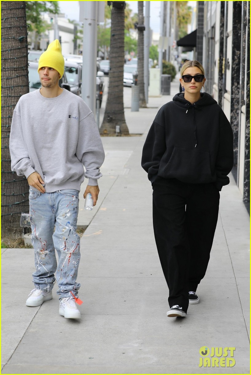Justin & Hailey Bieber Wear Oversized Sweaters For Beverly Hills ...