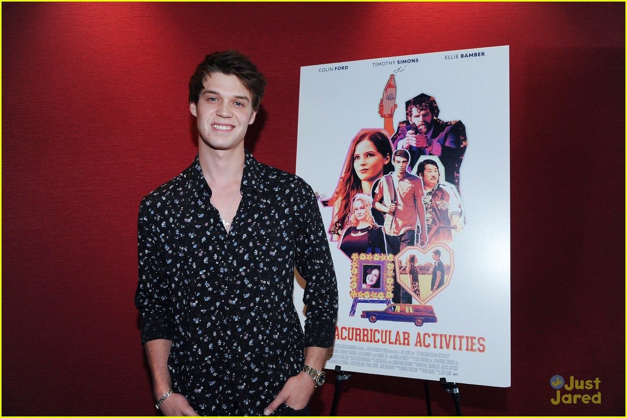 Ellie Bamber Steps Out in Style For Royal Academy Party in London After ...