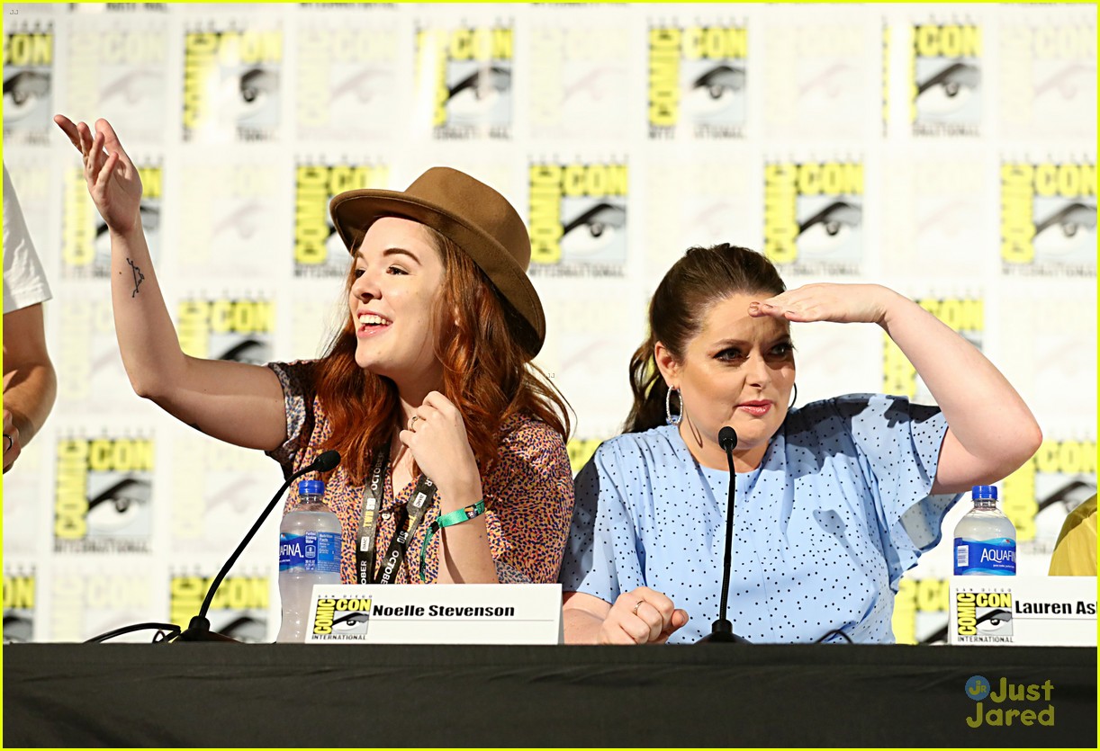 Aimee Carrero Debuts Season 3 Trailer For 'She-Ra and the Princesses of ...
