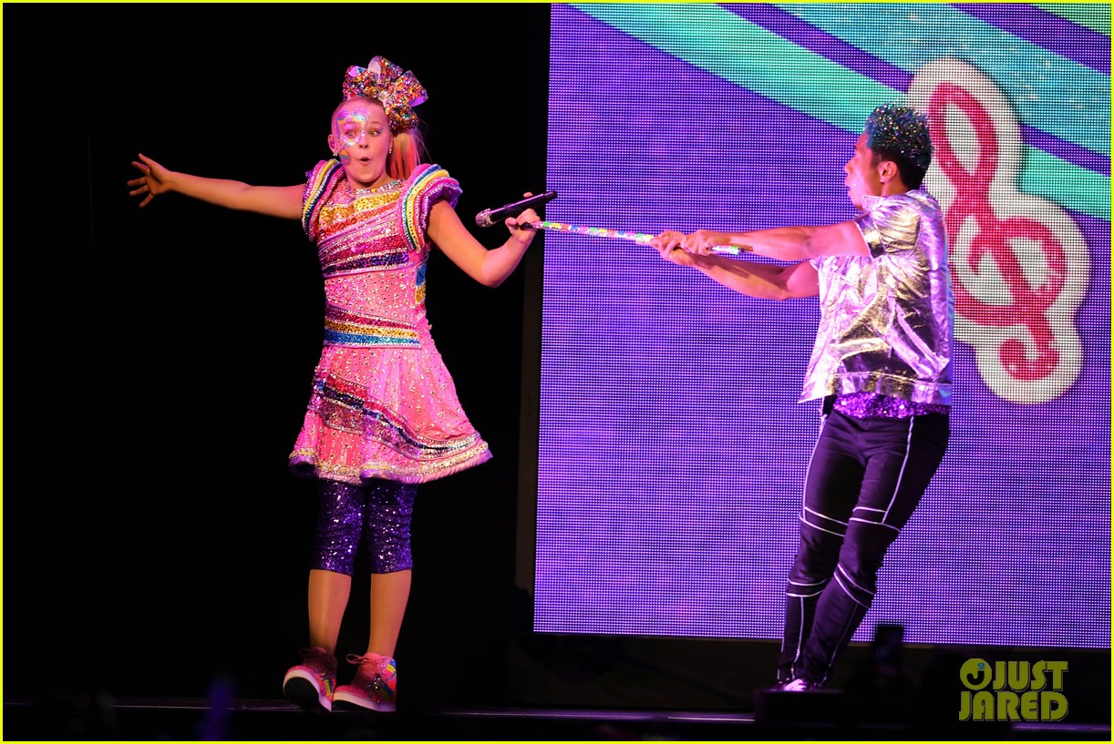 JoJo Siwa Brings Her DREAM Tour to Florida - See the Epic Photos ...