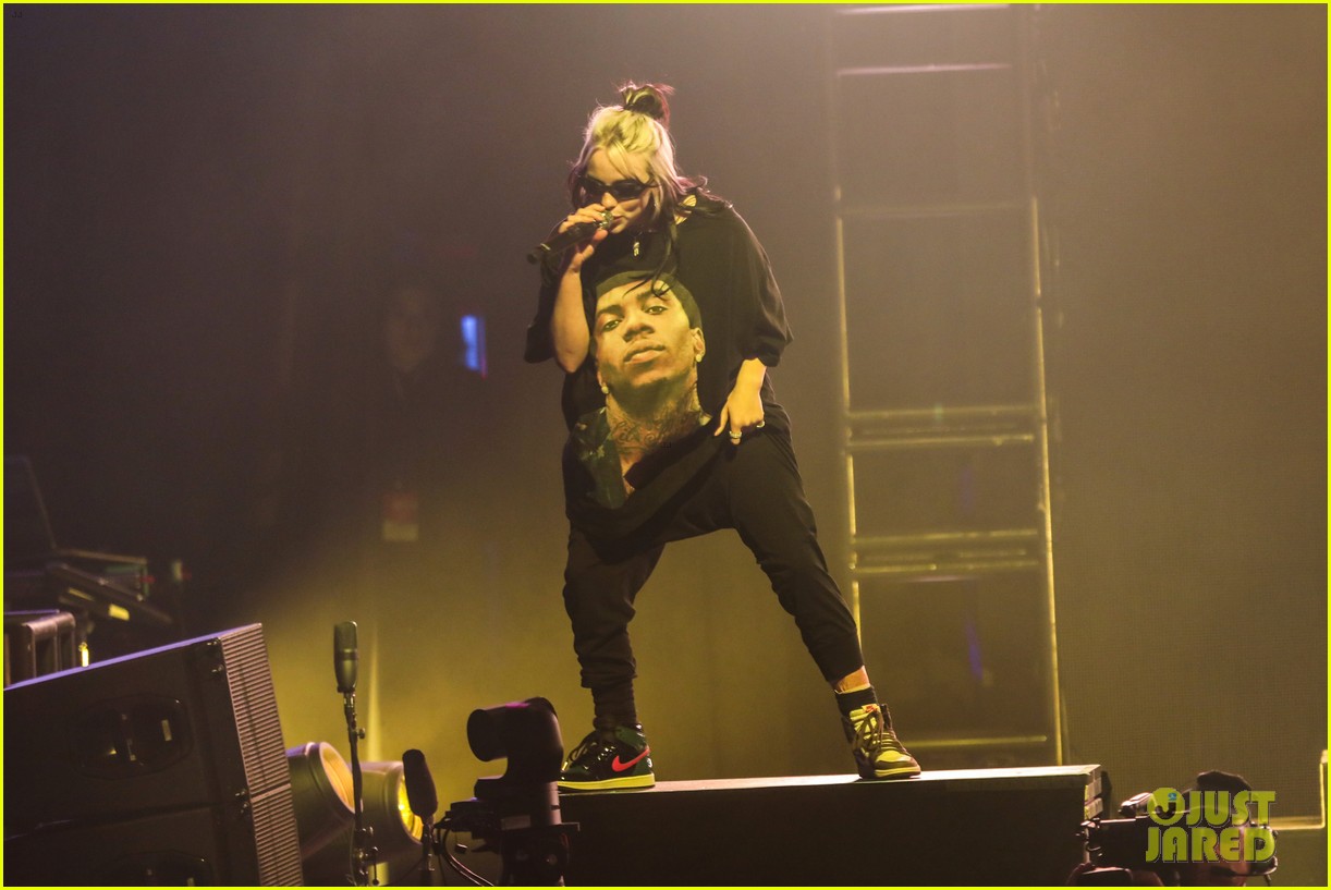 Billie Eilish Wears Powerpuff Girls Pants at iHeartRadio's ALTer EGO Event | Photo 1283699 ...