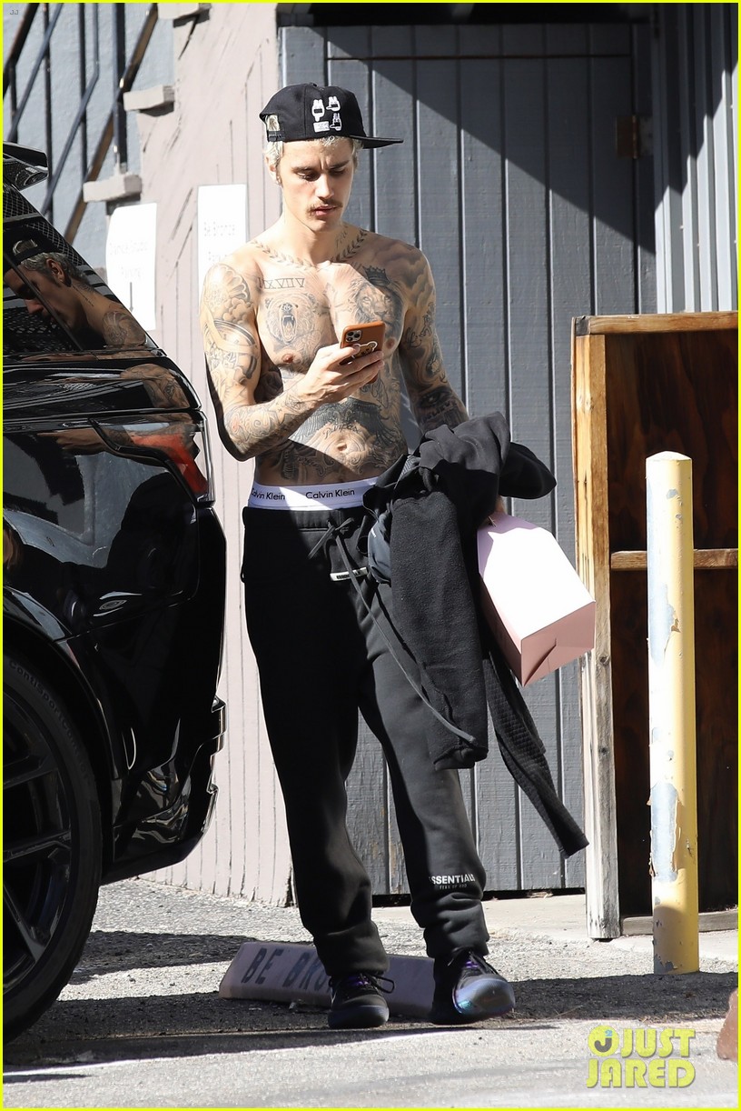 Justin Bieber Is Keeping Busy at the Studio! | Photo 1286001 - Photo ...