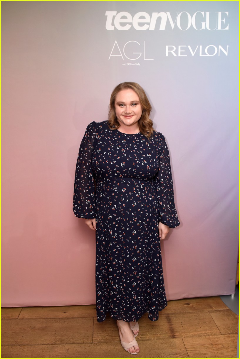 Kaitlyn Dever, Sofia Carson, & More Celebrate Their 'Teen Vogue' Covers ...