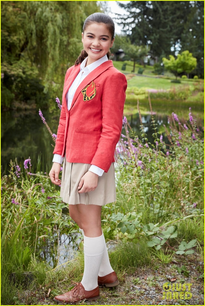 Siena Agudong & Izabela Rose Star In 'Upside-Down Magic' Trailer ...