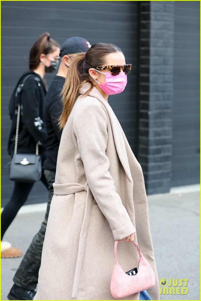 Addison Rae Steps Out For Another Trip to The Jewelry Store | Photo ...