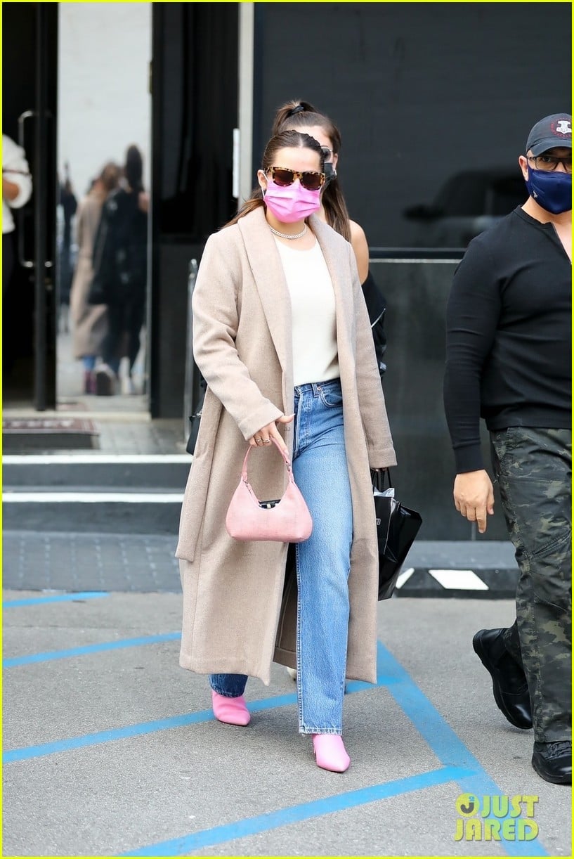 Addison Rae Steps Out For Another Trip to The Jewelry Store | Photo ...