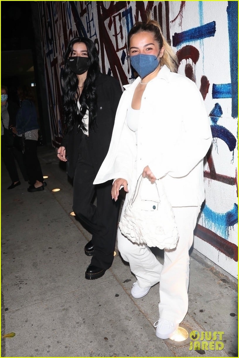 Addison Rae Holds Hands With Dixie D'Amelio After Returning From Hawaii ...