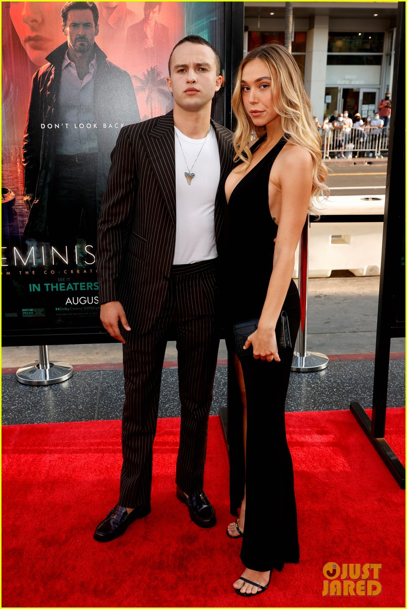 Nico Parker Joins Mom Thandiwe Newton at the Premiere of Their New Movie 'Reminiscence' | Photo ...
