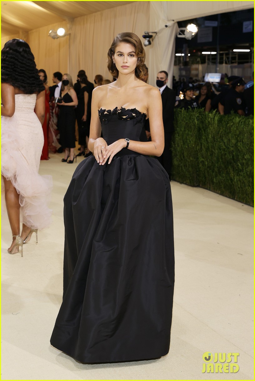 Kaia Gerber Looks Radiant at the Met Gala 2021 | Photo 1323799 - Photo ...