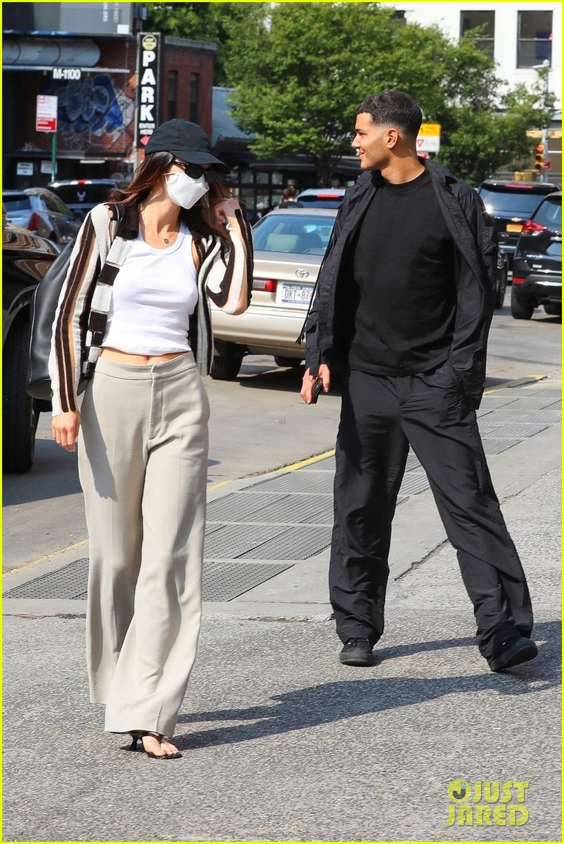 Kendall Jenner Wears Chic Striped Sweater While Out To Lunch With Devin Booker | Photo 1323574 ...