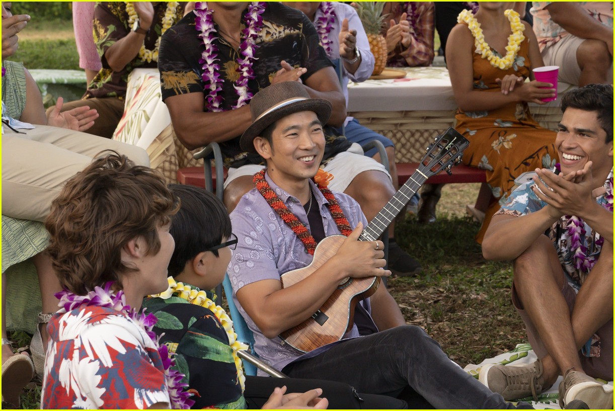 Peyton Elizabeth Lee & Alex Aiono Celebrate 'Doogie Kamealoha' Season 1 ...