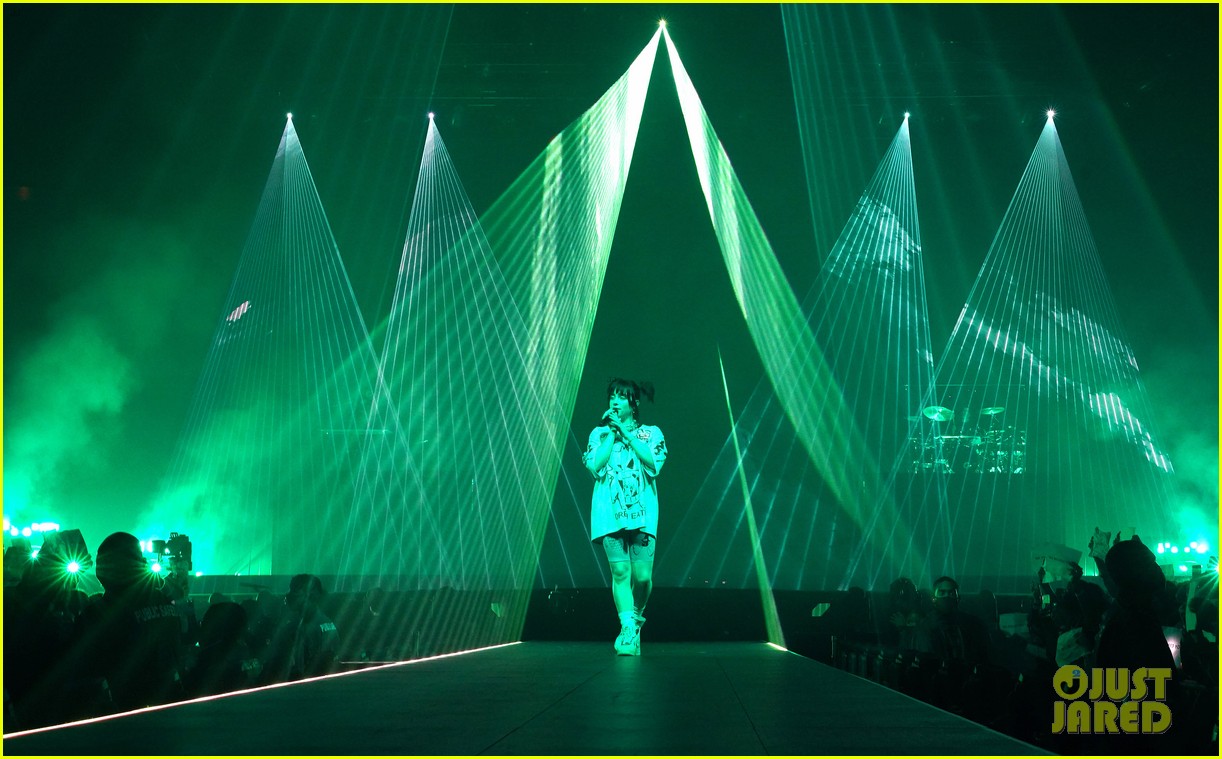 Billie Eilish Kicks Off 2022 Tour - See Photos & the Full Set List ...