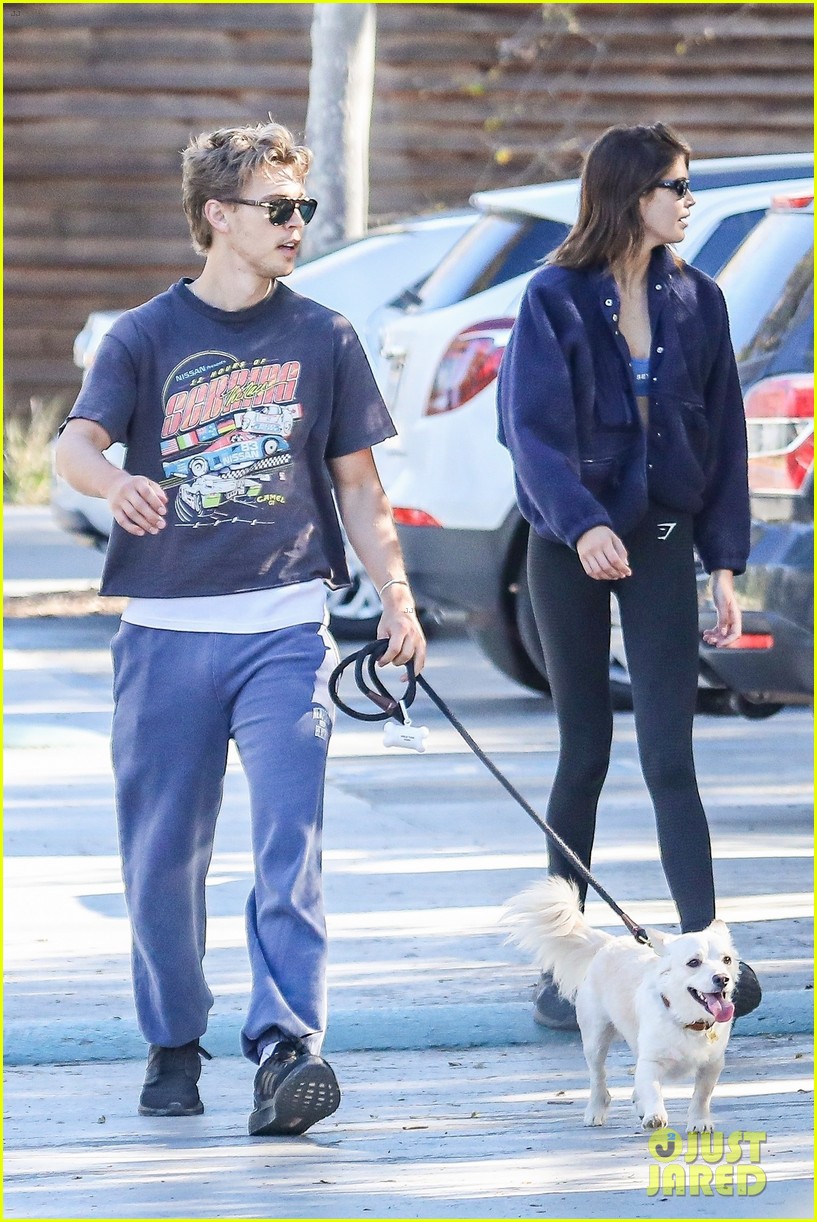 Kaia Gerber Enjoys A Day Out with Austin Butler | Photo 1337244 - Photo ...