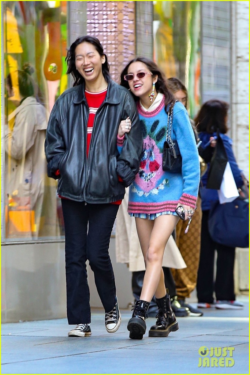 Olivia Rodrigo Buys a New Doll During a Trip to the American Girl Doll ...