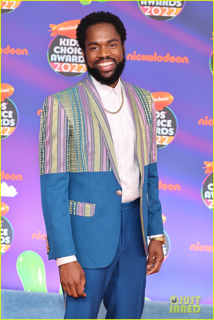 'Warped!' Cast Step Out for Kids' Choice Awards After Nickelodeon ...