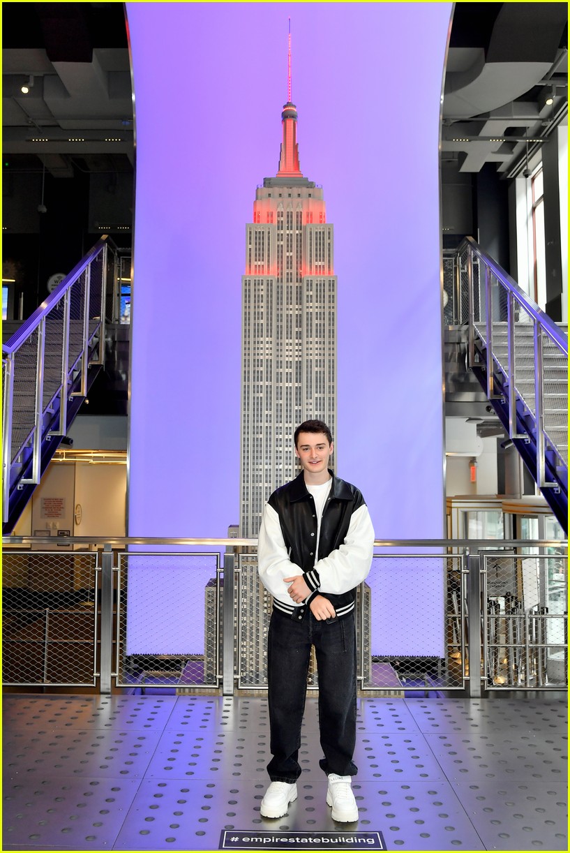 'Stranger Things' Stars Light Up Empire State Building Ahead of Season ...