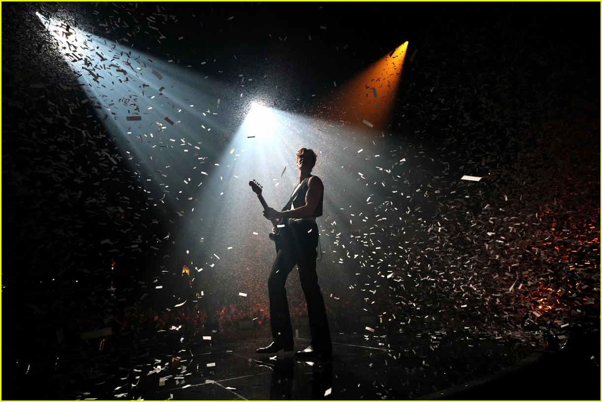Shawn Mendes Kicks Off 'Wonder: The World Tour' - Set List & Photos ...