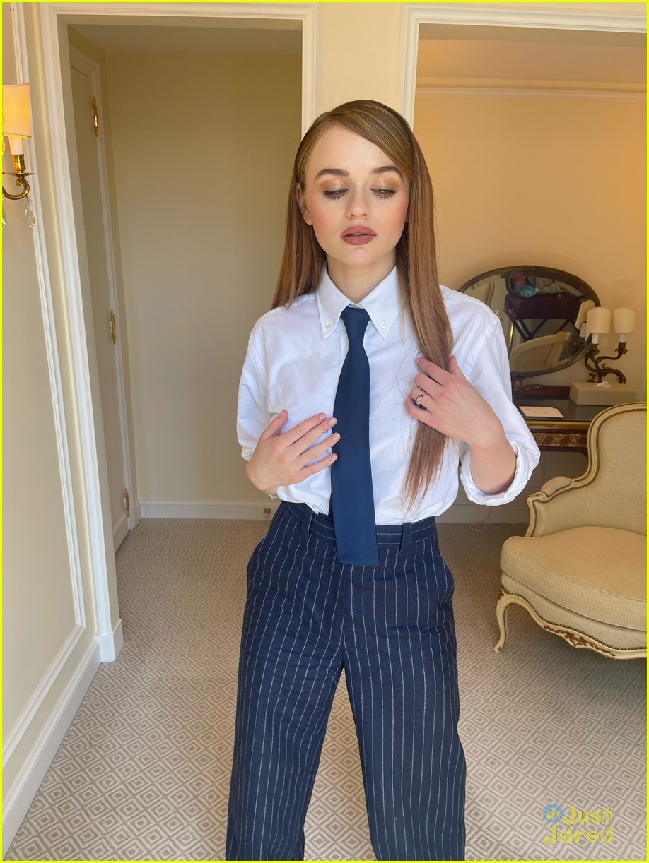 Joey King Suits Up for 'Bullet Train' Press In France | Photo 1352192 ...