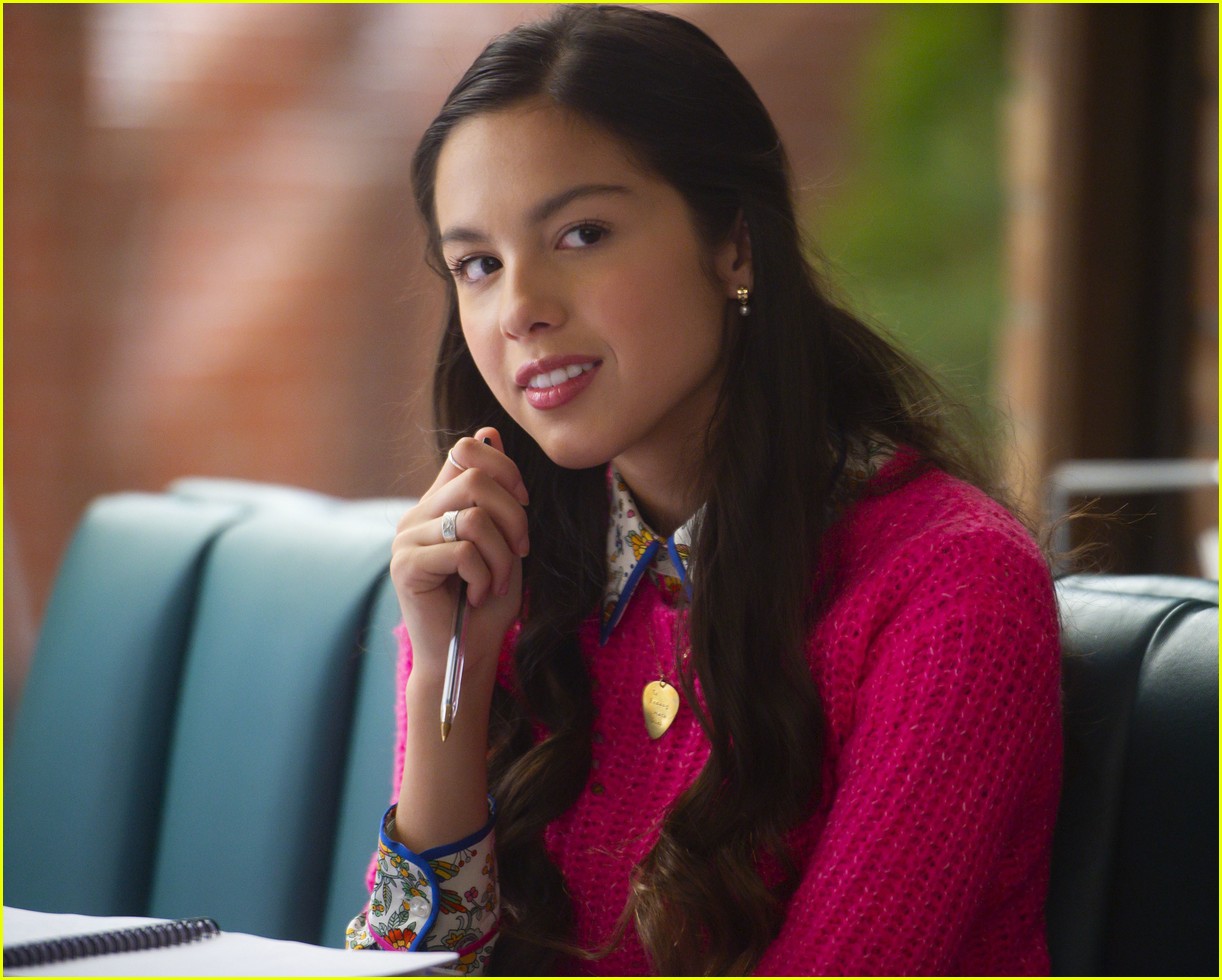 What Is Olivia Rodrigo's Nini Salazar-Roberts Doing In 'High School ...