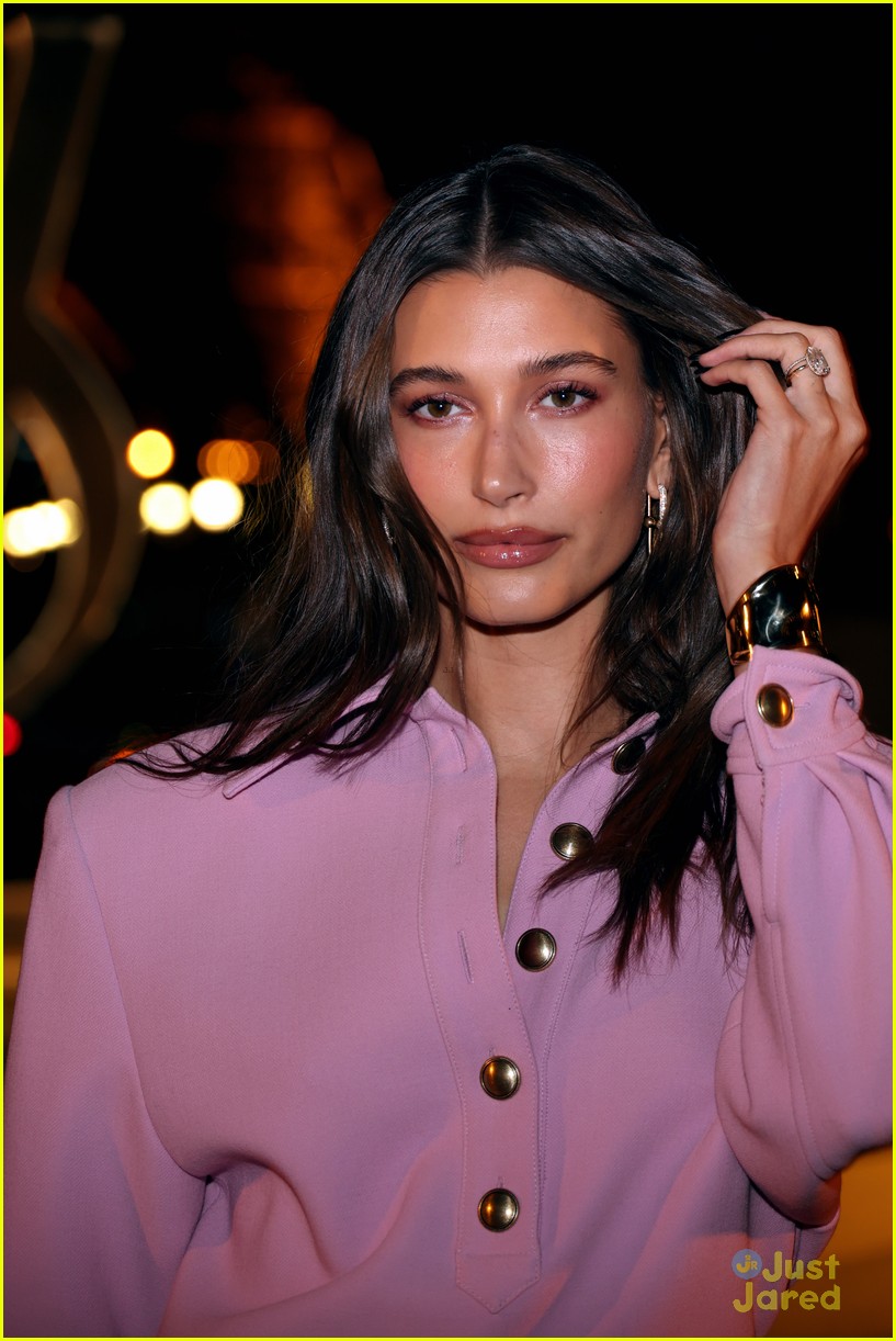 Rosé, Natalia Dyer & Hailey Bieber Attend Saint Laurent Fashion Show at ...