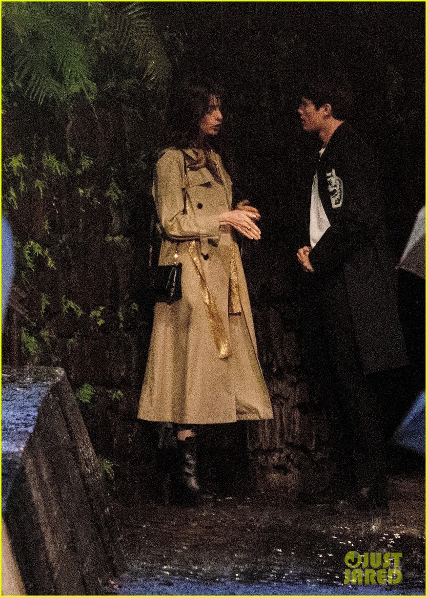 Nicholas Galitzine Makes Out With Anne Hathaway During Filming For 'The Idea of You' | Photo ...
