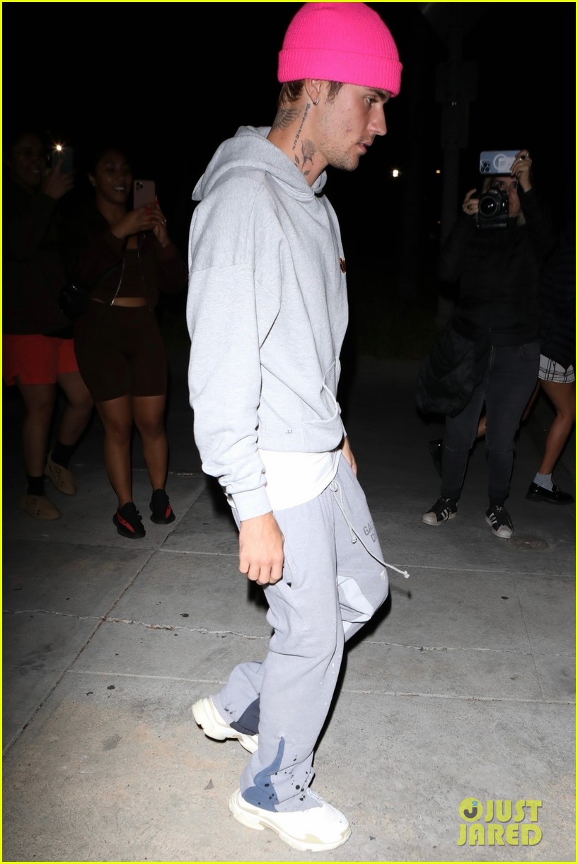 Justin Bieber Bonds with Shawn Mendes at Church After Both Cancelling ...