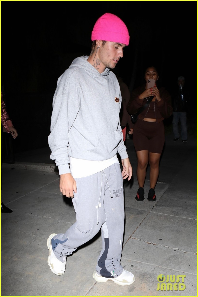 Justin Bieber Bonds with Shawn Mendes at Church After Both Cancelling ...