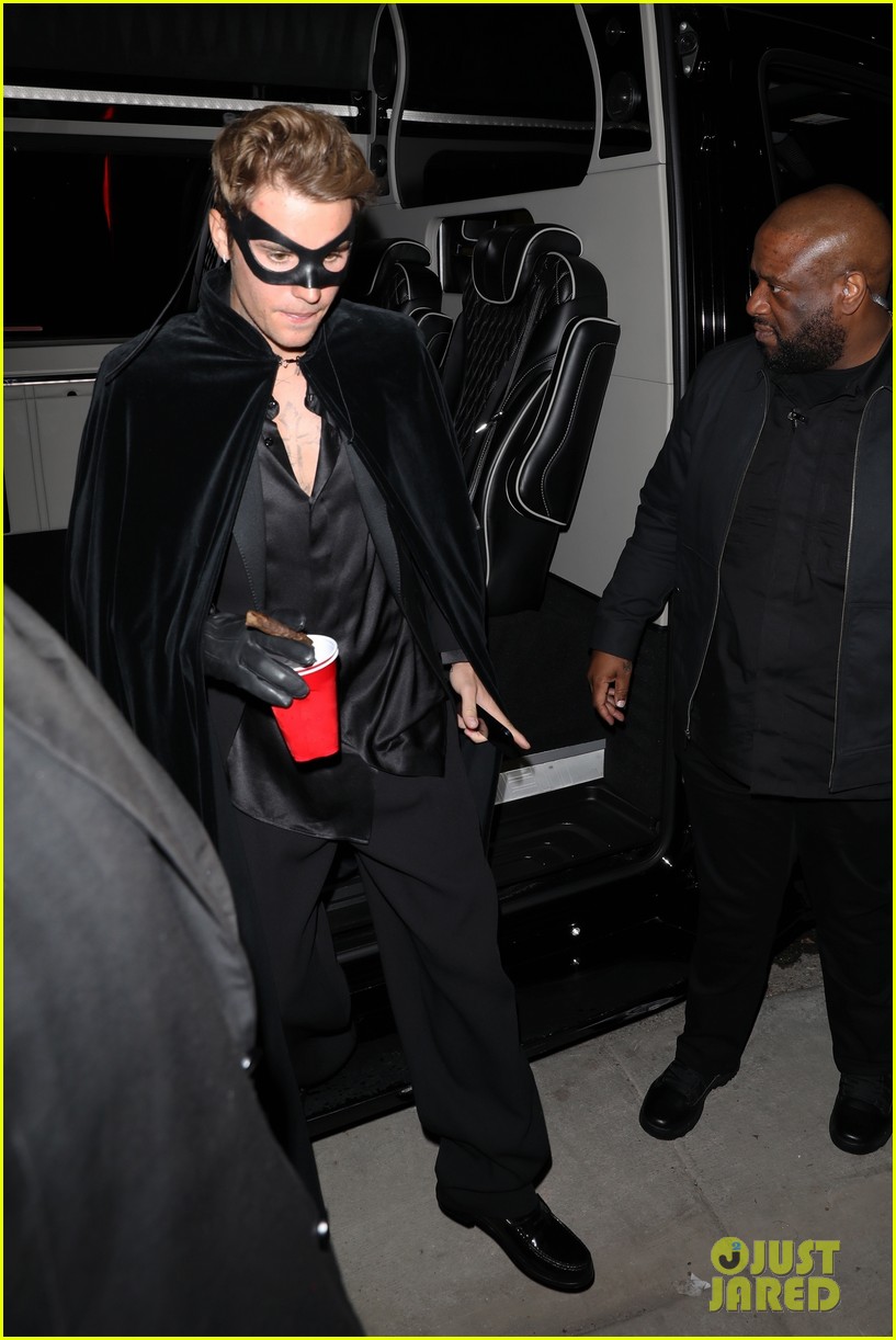 Kendall Jenner Plays Third Wheel While Attending Doja Cat's Birthday ...