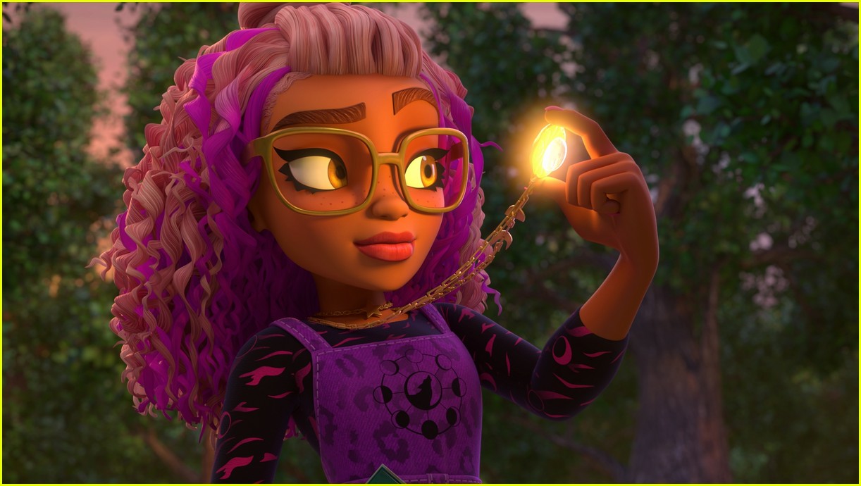 Gabrielle Nevaeh Green Dishes on Voicing Clawdeen in New 'Monster High ...